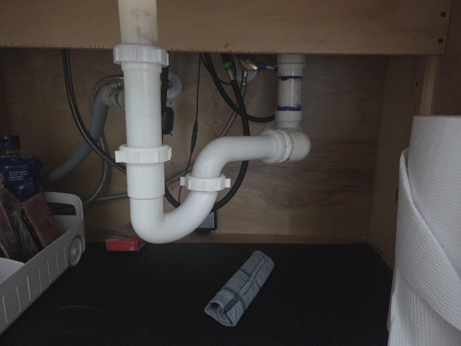Smell under Kitchen Sink: Easy Fixes for Odor-Free Space - KitchenBucks